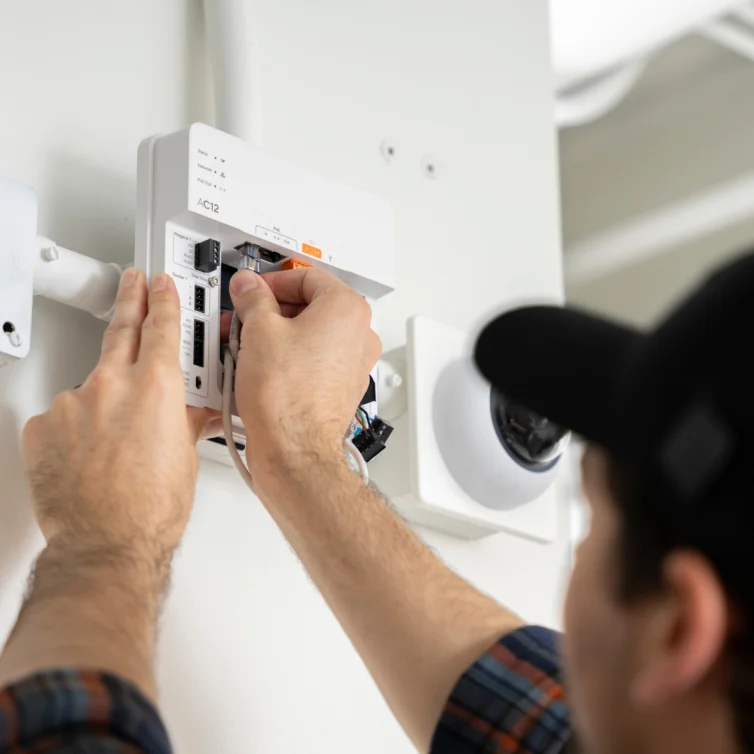 Verkada AC12 | One-Door Cloud-Based Access Controller